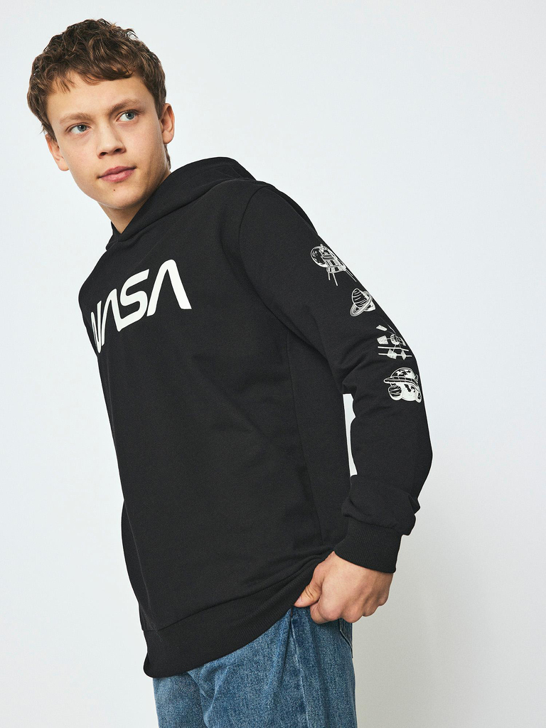 Čierna chlapčenská mikina s kapucňou s názvom Jarl Nasa | TopModa.sk